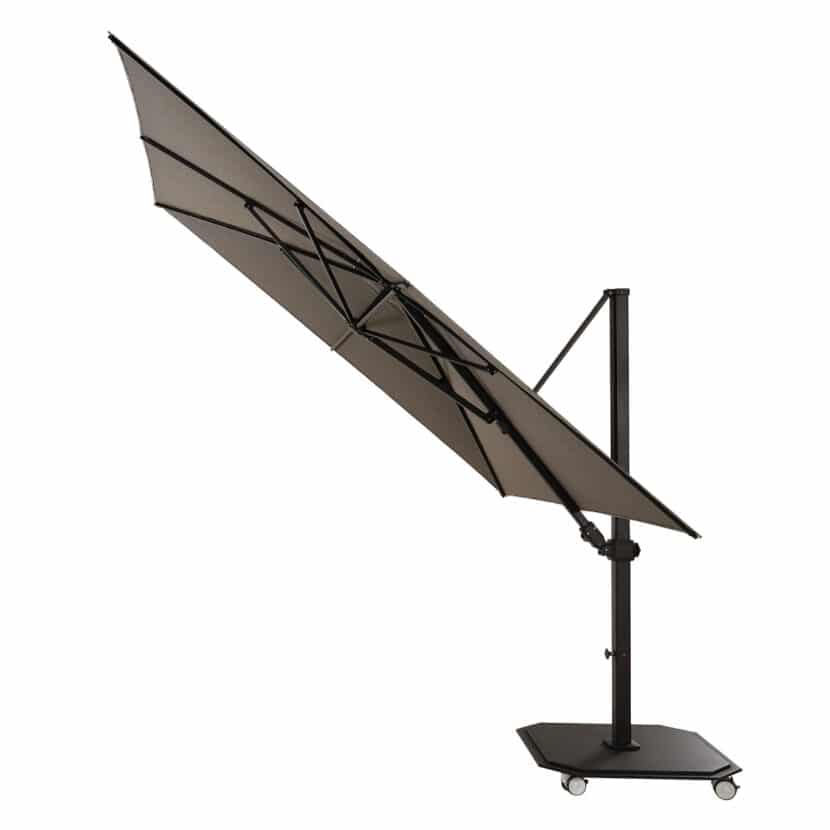 Patio umbrella types, sizes and shapes for outdoor use