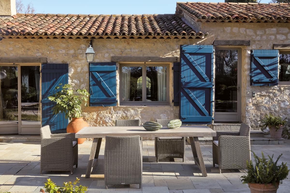 A complete guide to outdoor flooring - Pros & Cons